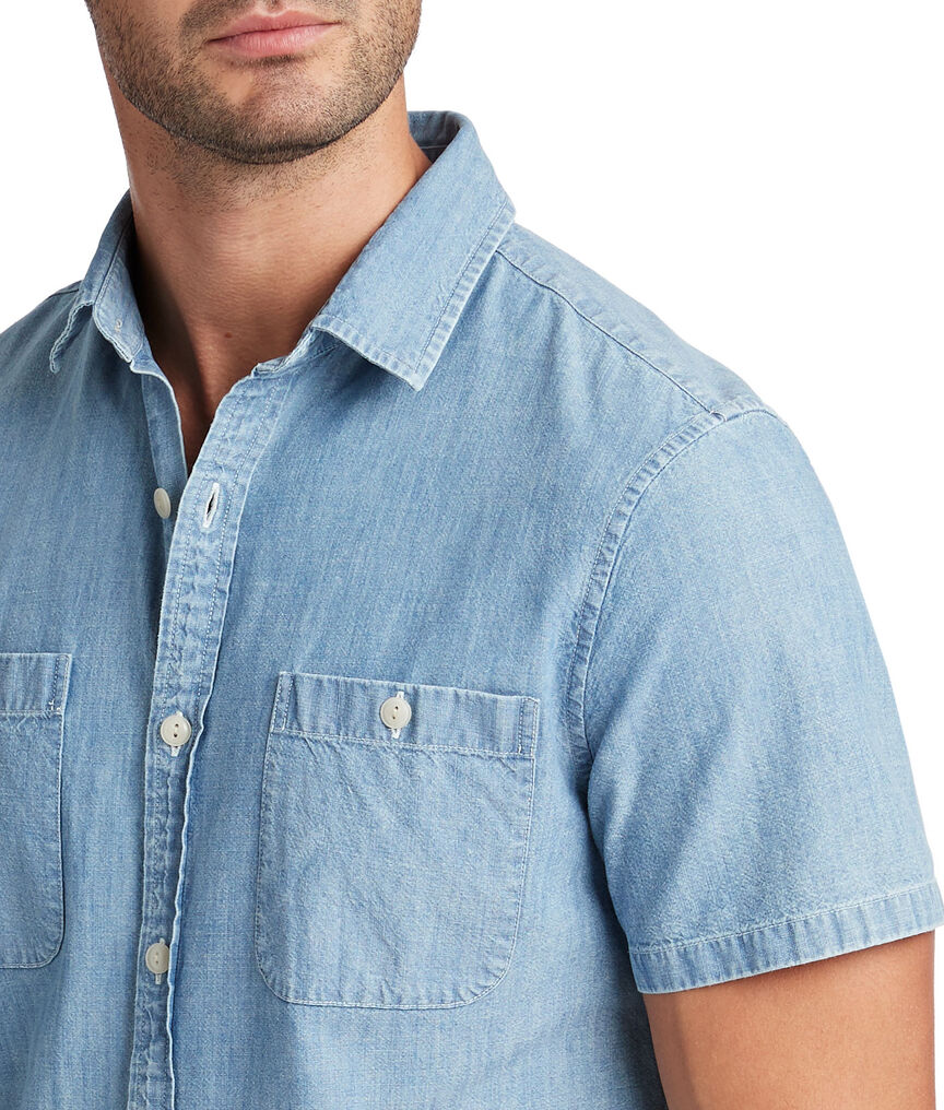 Shop Slim Short-Sleeve Chambray Dockside Murray Shirt at vineyard vines